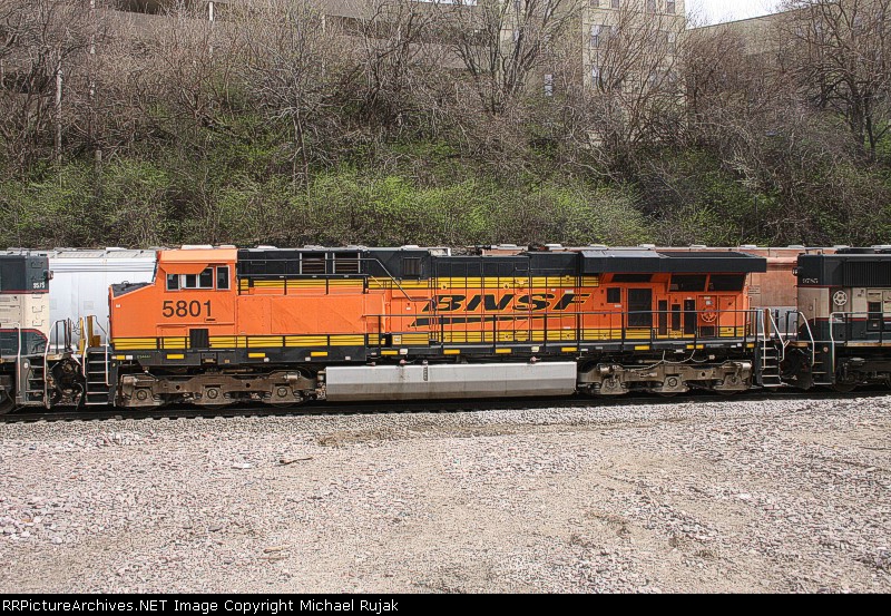 BNSF 5801